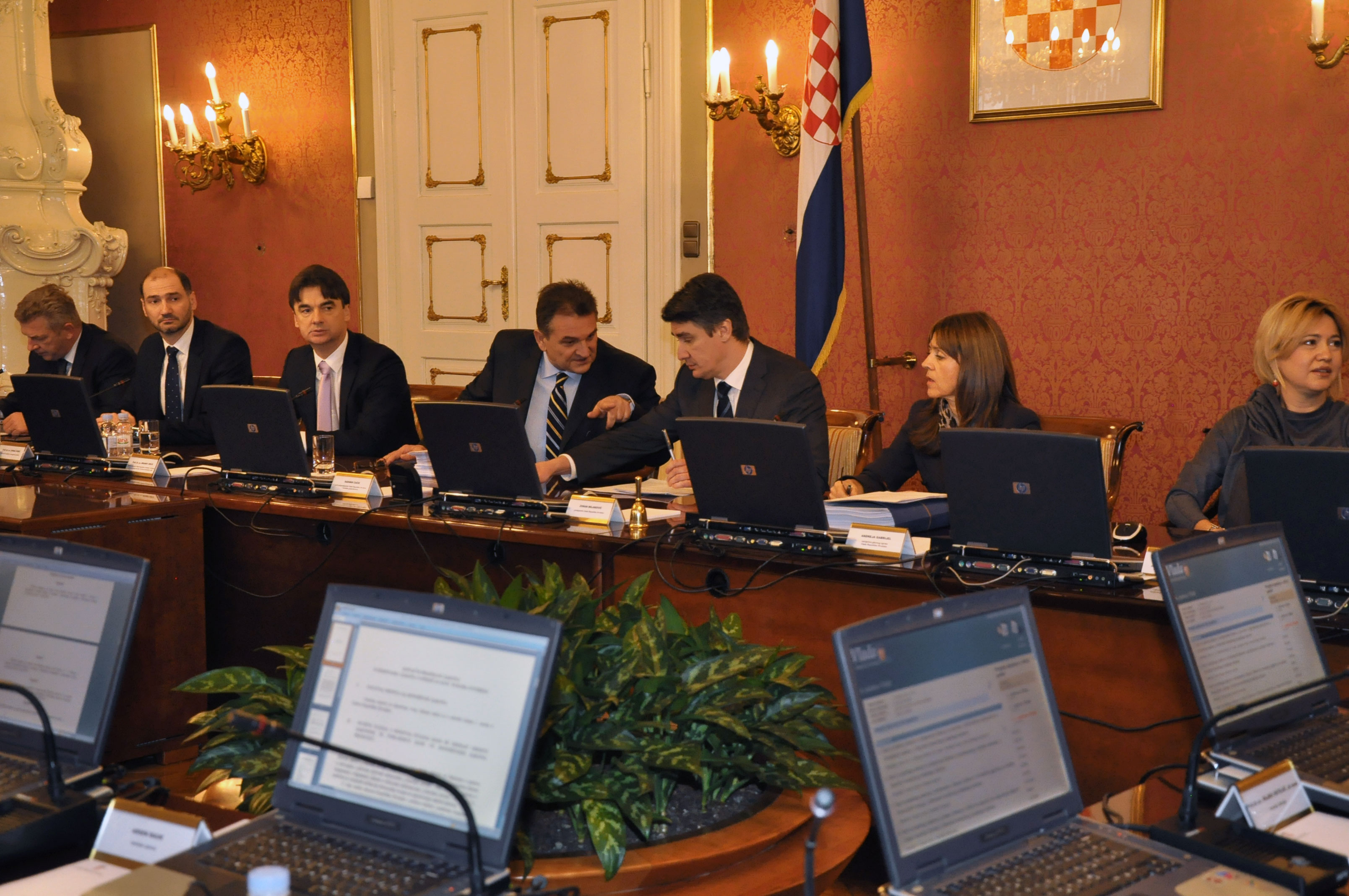 Vlada Republike Hrvatske - 4. sjednica Vlade Republike Hrvatske