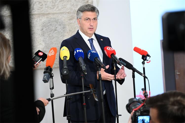 Vlada Republike Hrvatske - Vlada je fokusirana na prioritete, a glavni ...