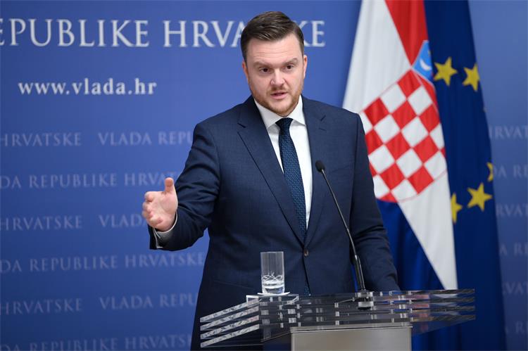 Vlada Republike Hrvatske - Primorac: Tvrtkama s više od 300 milijuna ...