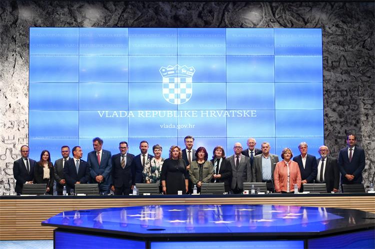 Vlada Republike Hrvatske - Stalni i zajednički napori Vlade i sindikata ...